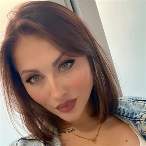 Sofia L Soffi L On Threads