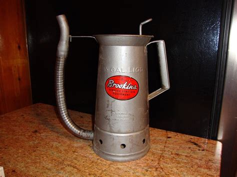 Vintage 1 2 Gallon Brookins Model No 102service Station Equipment Gas