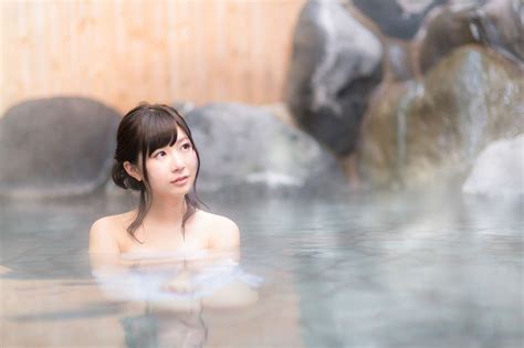 週末の日帰り温泉でリフレッシュする女性の無料の写真素材 ID 11836フリー素材 ぱくたそ