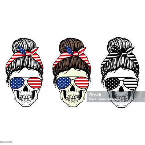 에비에이터 안경 반다나와 미국 국기 프린트여성 두개골 지저분한 롤빵을 곁들인 엄마 두개골 벡터 그림입니다 흰색 배경에 격리