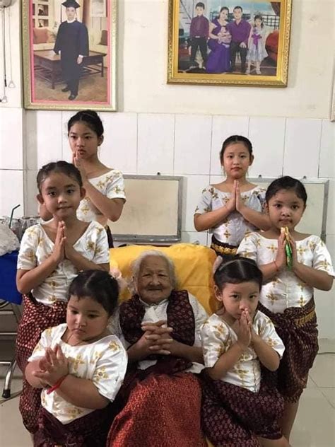 គួរឲ្យស្រណោះ ទិដ្ឋភាពថ្ងៃឆ្លងខួបកំណើត ៨៨ឆ្នាំ ទេវនាដនិម្មិត ឯម ធាយ បានត្រឹមសម្រាន្តមួយកន្លែង