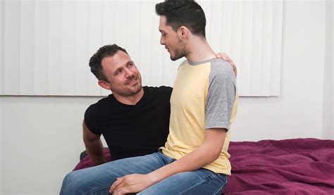 Jovem Sobrinho Adolescente Fazendo Sexo Com Tio Enquanto A Mãe E O