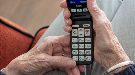 75 годишна жена даде 125 000 лева на телефонни измамници Новини бг