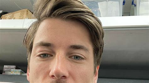 Naš Zgodni Glumac Sve Je Iznenadio Potpunom Promjenom Izgleda Ima čak I Novu Boju Kose