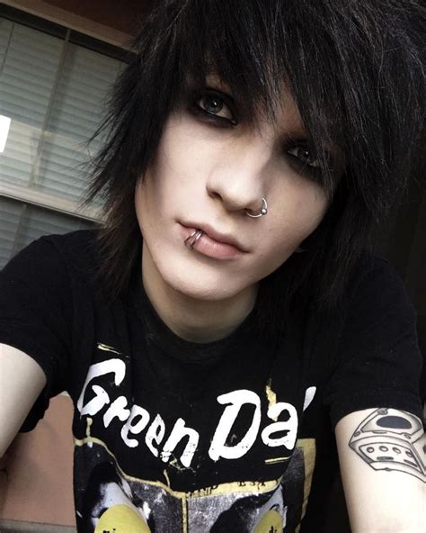 Why Do Emo Guys Wear Eyeliner At Sara Long Blog