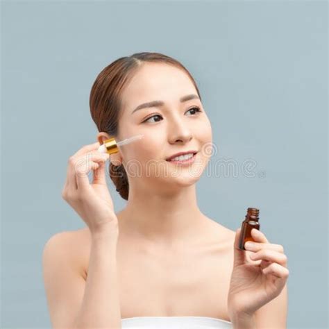 Cara Memakai Serum Yang Benar Dan Hasil Maksimal