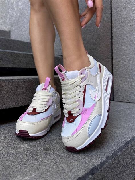 Nike Air Max 90 Future Pink — ціна 2300 грн у каталозі Кросівки Купити жіночі речі за доступною