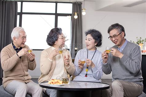 快乐的老年人喝茶聊天高清图片下载 正版图片501161473 摄图网