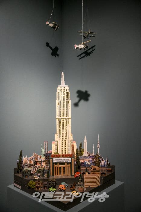 ‘앤서니 브라운 행복극장展 조민서 작가 ‘미디어아트 협업 및 영상 연출