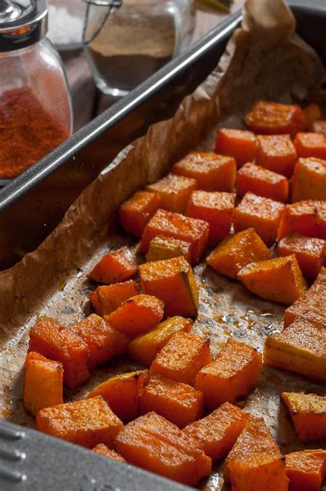 Салата от тиква със зелена леща и козе сирене