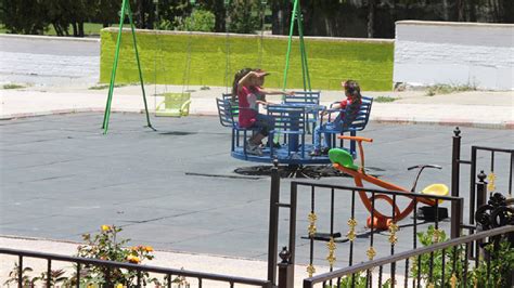 استانداردسازی زمین‌های بازی کودکان در شهرکرد