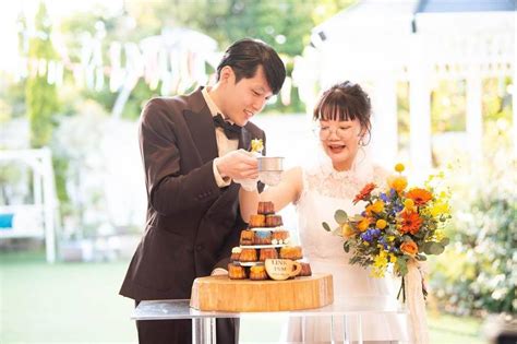 스타일리시하고 좋아할 것 같은 최근 몇 년간 꾸준히 인기 있는 카누레를 카누레 타워로 만들어 웨딩 케이크 Marry
