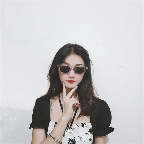 母狗婊子女神 On Twitter 骚逼贱畜母狗李鑫在这里给各位祖宗爸爸主人们请安了，母狗刚刚才会使用推特这个软件有些功能和使用方法母狗还不清楚，希望各位祖宗爸爸主人们喜欢母狗同时也可以