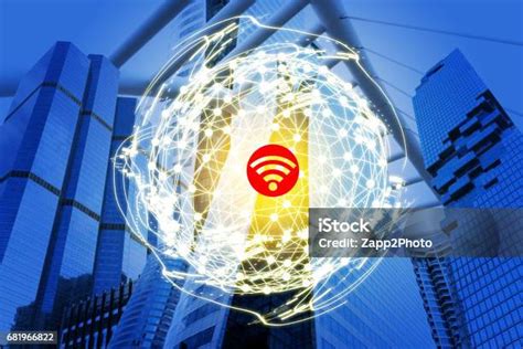 스마트 빌딩 와이파이 및 무선 사물 인터넷 및 핀테크 개념 네트워크 와이어 프레임 세계 연결 및 건물 배경 핫스팟 아이콘 블루 톤 고리 사슬에 대한 스톡 사진 및 기타