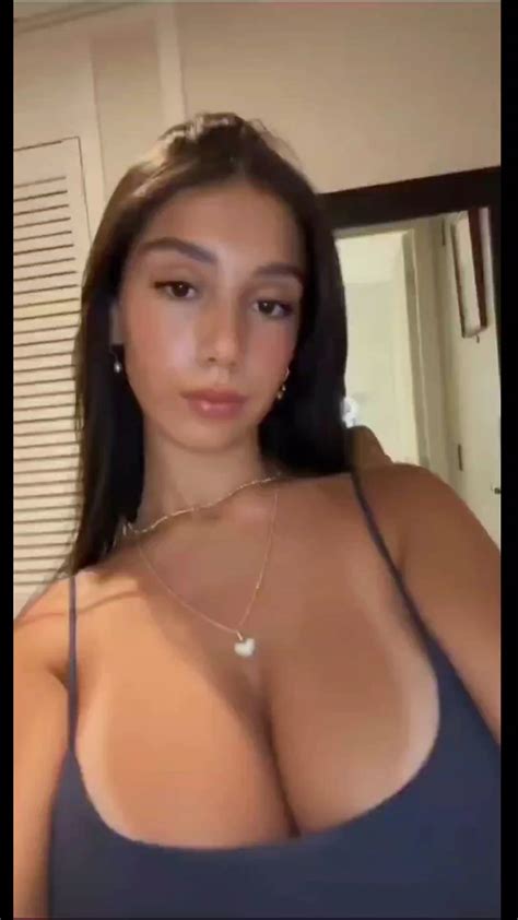 Agam Tamam Boobs 🍒🍒 Ragamtamam