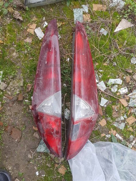 Стопове фиат пунто Фарове Стопове Мигачи Резервни части консумативи аксесоари Пло