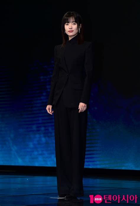 Ten포토한효주 시크한 블랙 텐아시아