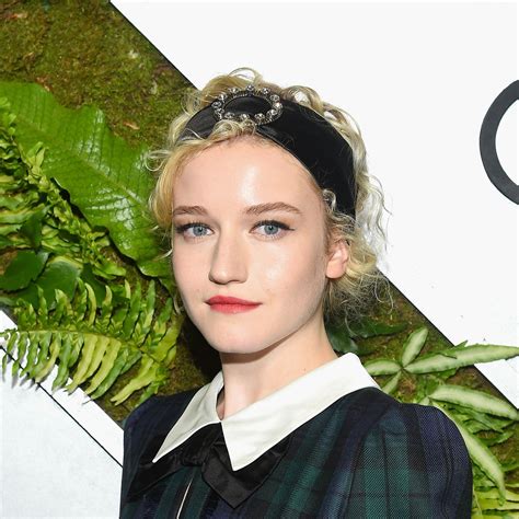 Julia Garner Straight Hair Julia Garner Just Jared Celebrity Gossip