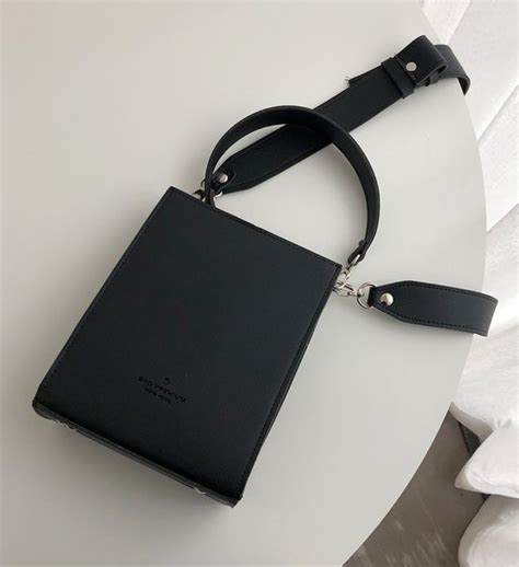 당일발송 6col 미니 데일리 심플 토트백 보조 트위드백 니트룩 스퀘어 클러치 밸트 핸드폰가방 크로스백 Mo2133 에이블리