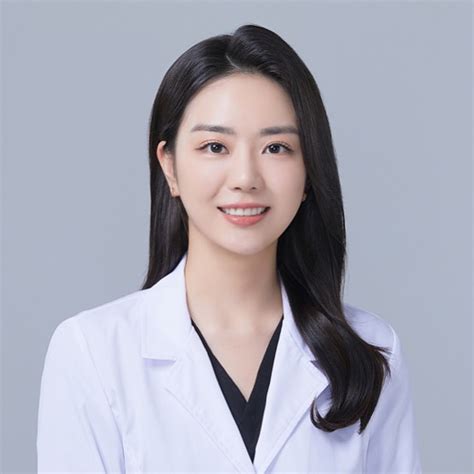 프로필사진 비타스튜디오 전문직 프로필은 자연스럽고 깔끔한 비타스튜디오를 추천해요 프로필 첫 Facebook