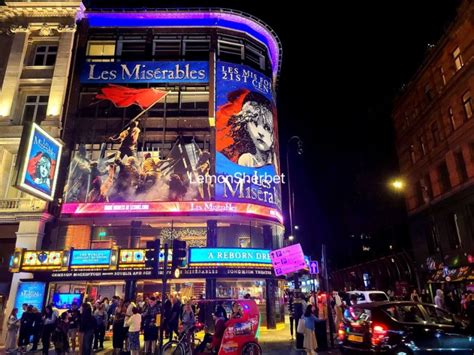 영국 런던 여행 웨스트 엔드 West End 뮤지컬 레미제라블 Les Miserables 관람 후기 예매 발권 줄거리 굿즈 네이버 블로그