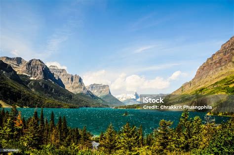 스위스 알프스의 경사면에있는 산의 전망 몬태나 글레이셔 국립공원 0명에 대한 스톡 사진 및 기타 이미지 0명 계곡 관광 Istock