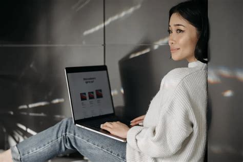 Strategies For Optimizing SEO With E Commerce Themes