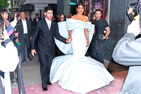 Priyanka Chopra Is Fine With Sex On The St Date See Video Hollywood Life