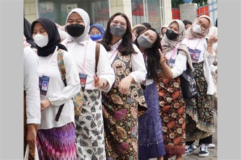 Gelar Pkkmb Mahasiswa Baru Tanri Abeng University Kompak Kenakan Kain Nusantara