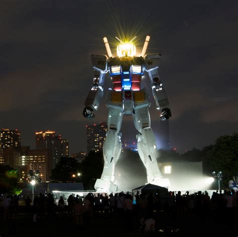 Life Size Statue Robot At Jada Avitia Blog