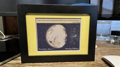 Raspberry Pi Moon Calendar Shows Lunar Cycle With E Ink Display Toms Hardware