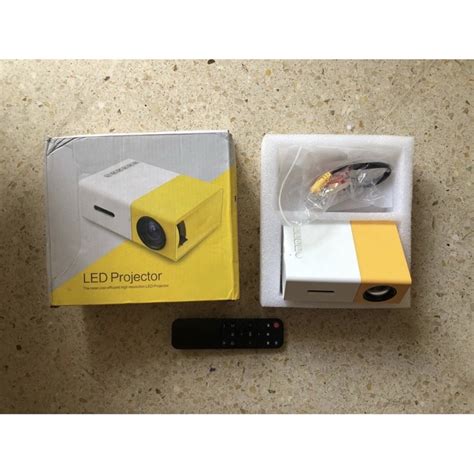 Jual MINI LED PROJECTOR PROYEKTOR MINI Preloved Shopee Indonesia