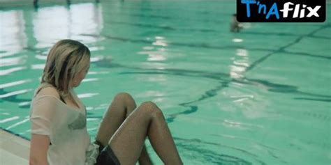 Emma Mackey Interracial Sex Scene In Sex Education Tnaflix Com