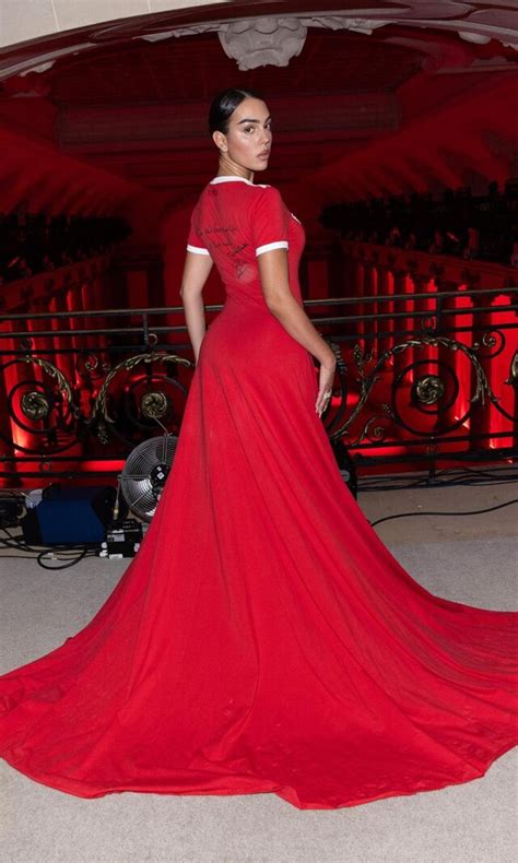 Georgina Rodríguez Wears A Dress Signed By Cristiano Ronaldo For Paris