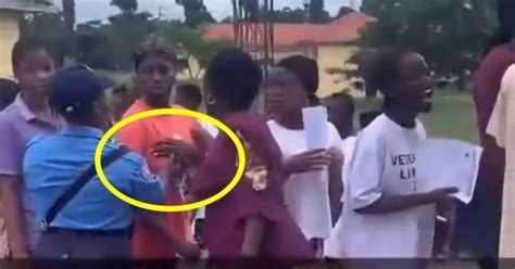 여학생 가슴 더듬 대학 속옷 검사…주요 부위 노출 트럭 기사[주간hit영상]