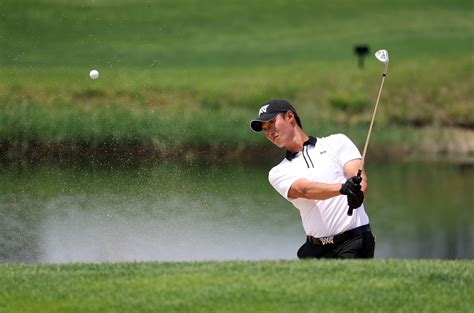 Kpga투어 경기위원회의 희한한 판정kb금융 리브챔피언십 2라운드 드롭존에 드롭한 후 원래의 볼 발견하자 원래의 볼로 플레이하라고 결정