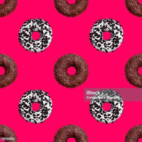 밝은 분홍색 배경 고립 된 상단보기 붉은 배경에 화려한 도넛 반복 장식 베이글 벽지 달콤한 케이크 질감 디저트 트렌디 한 인쇄에