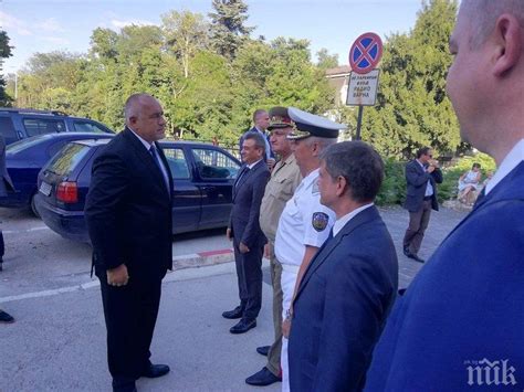 ЕКСКЛУЗИВНО В ПИК Борисов с важни думи пред войската ни СНИМКИ Информационна агенция ПИК