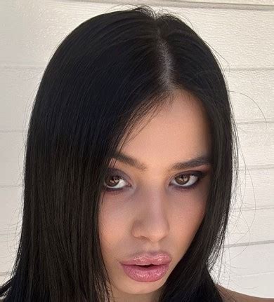 Alissa Foxy Biography Height Age Birthday Wiki More