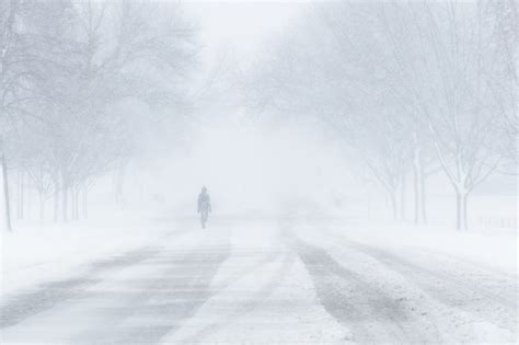 Difference Between Snowstorm And Blizzard Difference Between