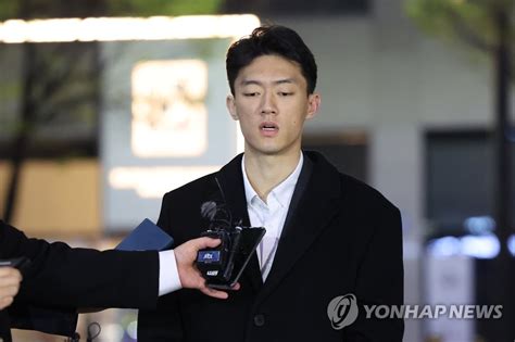 답변하는 전우원 연합뉴스