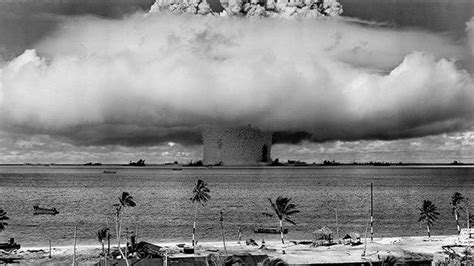 La Huella De La Primera Bomba Nuclear Explosionada En El Mar Que