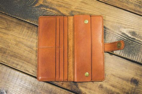 Кошелек из натуральной кожи на магнитной кнопке - Мастерская GLAD