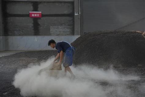 为什么每一批酱酒喝起来味道会不一样？答案原来是这样！ 知乎