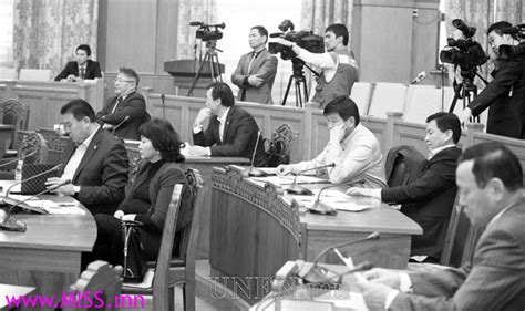 Шүүх эрх мэдлийг иргэдээс холдуулж байна хэмээн үзэв Miss Mn