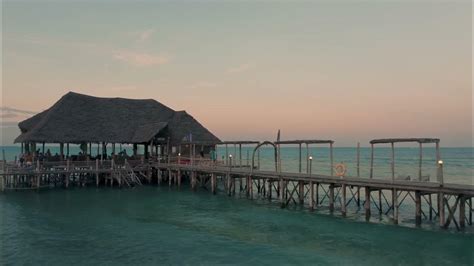 휴양지의 편안함을 닮은 우리집 홈캉스 Youtube