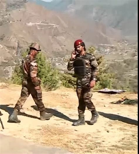Para Airborne and Para Artillery operatives at a forward firing range ...