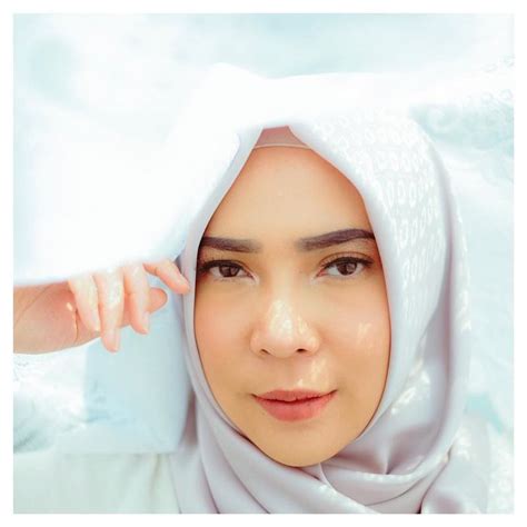 Tips Hijab Untuk Anda Yang Memiliki Pipi Tembam Agar Terlihat Lebih Tirus Womantalk