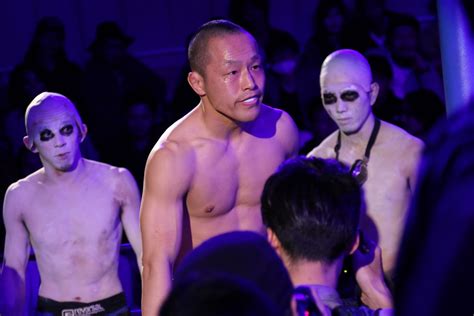 Безплатна снимка спорт публика Япония мускул стрелба битка нощен клуб смесени бойни