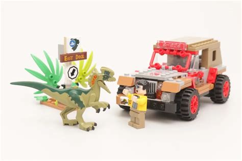 Lego Jurassic Park 76958 Dilophosaurus Ambush Review
